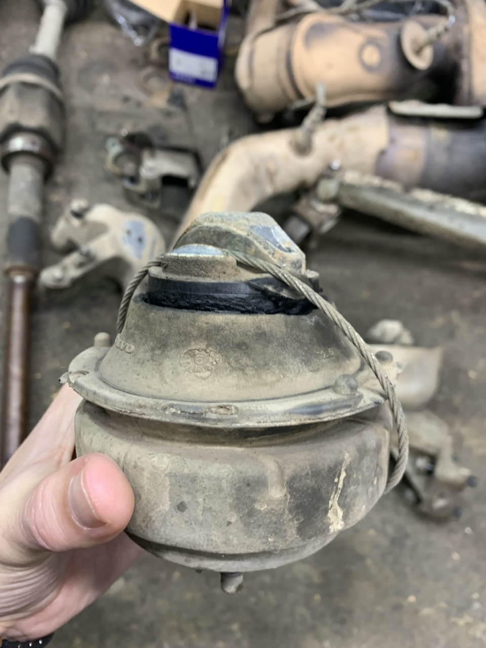 Обслужил подвеску и попутно что попалось — Volvo S80 (2G), 4,4 л, 2006 ...