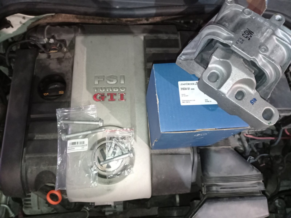 Адский кронштейн! — Volkswagen Eos, 2 л, 2008 года | визит на сервис ...