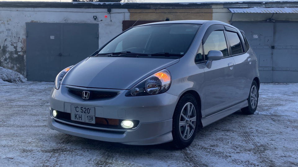 Honda Fit (1G) 1.3 бензиновый 2002 | Silver на DRIVE2
