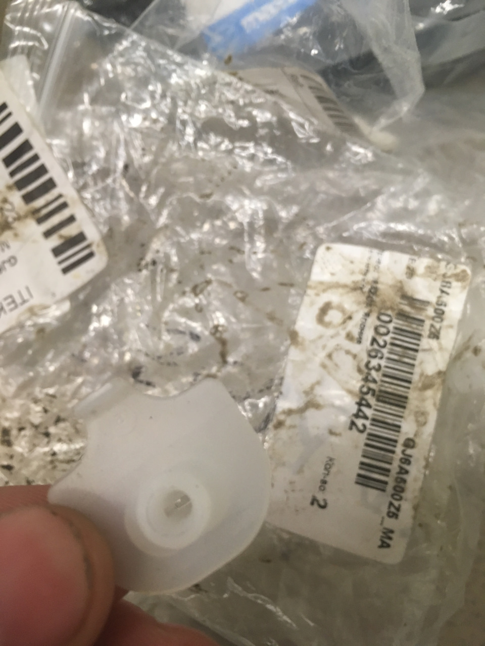 GJ6A500Z5 Клипса крепления переднего бампера Mazda | Запчасти на DRIVE2