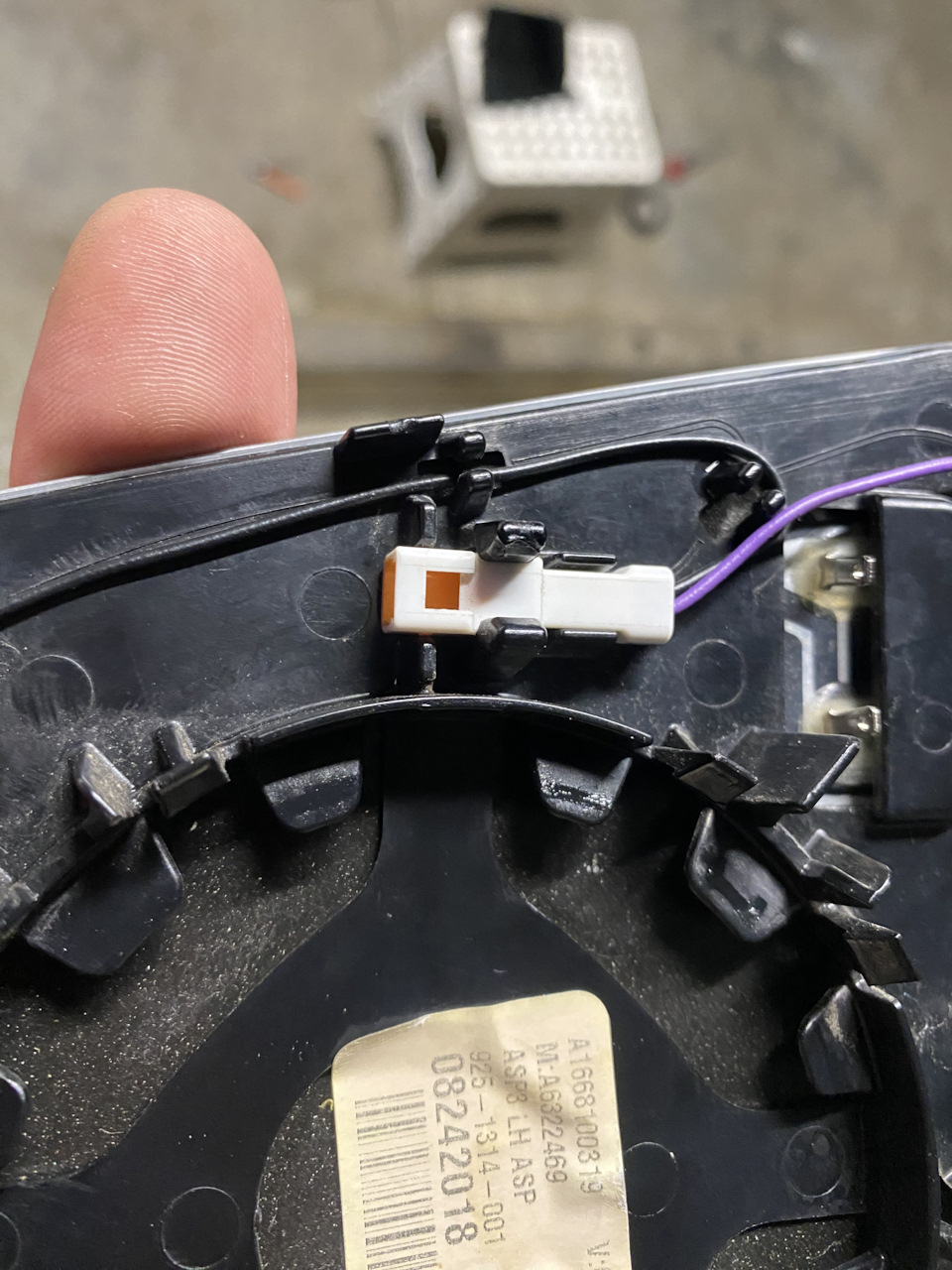 A1668100319 Элемент зеркальный. Mercedes | Запчасти на DRIVE2