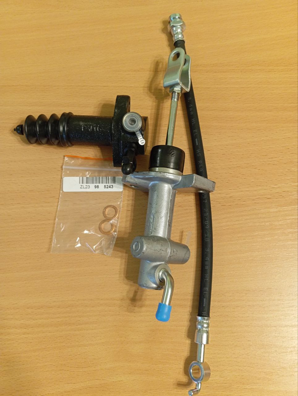 Заменил цилиндры и шланг сцепления. — ЗАЗ Lanos, 1,5 л, 2013 года ...