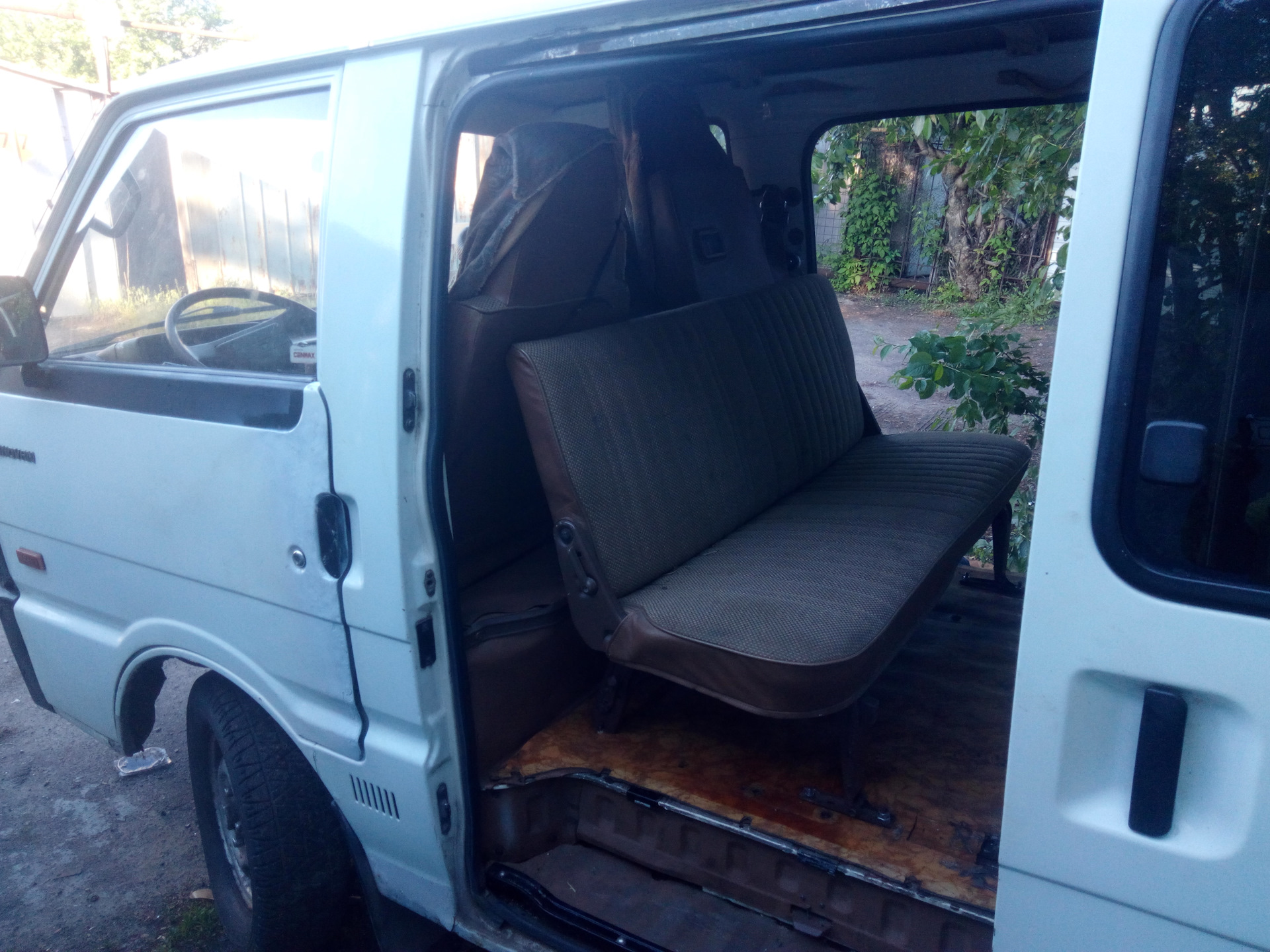 Сиденье пассажиров — Ford Econovan, 1,4 л, 1986 года | стайлинг | DRIVE2