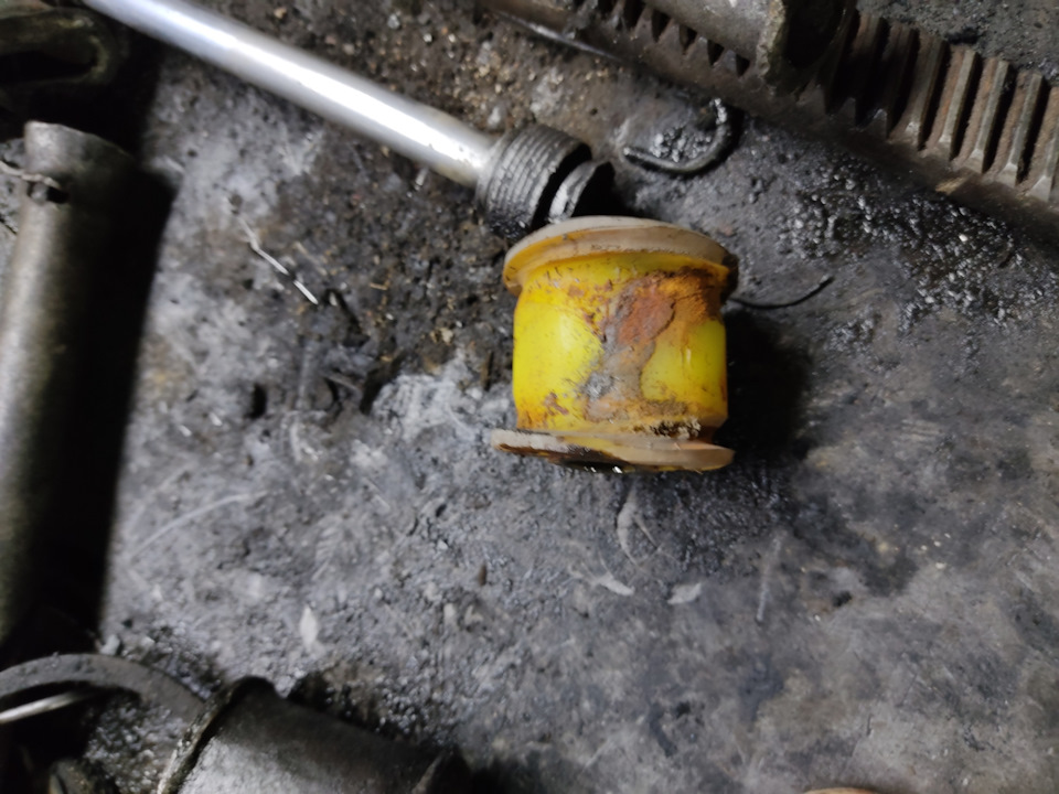 Замена сайлентблоков передних амортизаторов. — Toyota Hilux Surf (3G ...