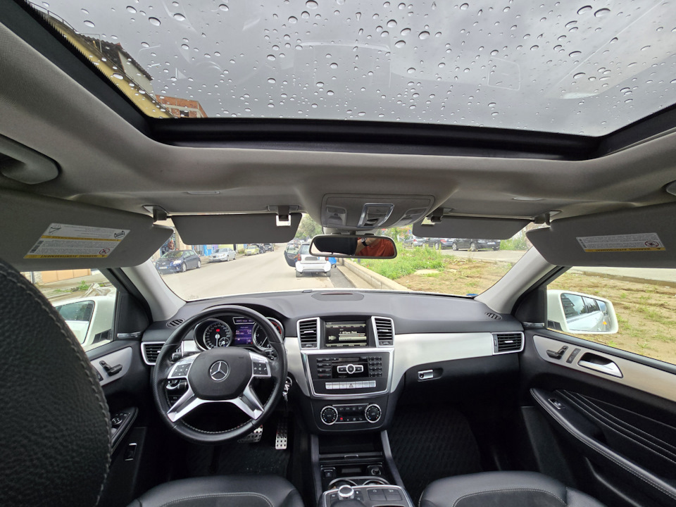 W166 Sun visor with additional function code 543 — Mercedes-Benz M ...