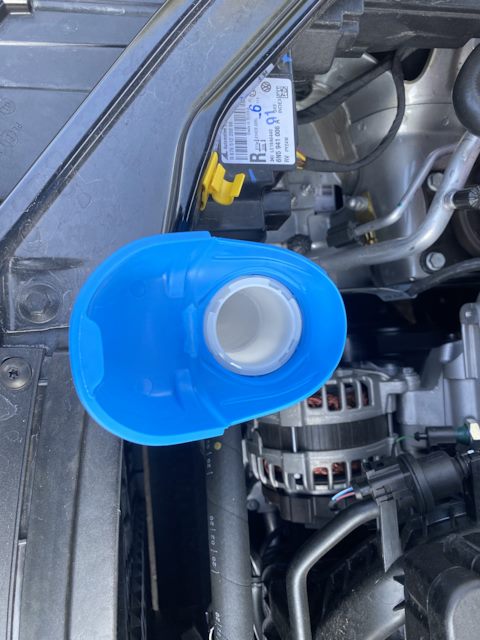 000096706 Крышка-воронка бачка омывателя VAG | Запчасти на DRIVE2