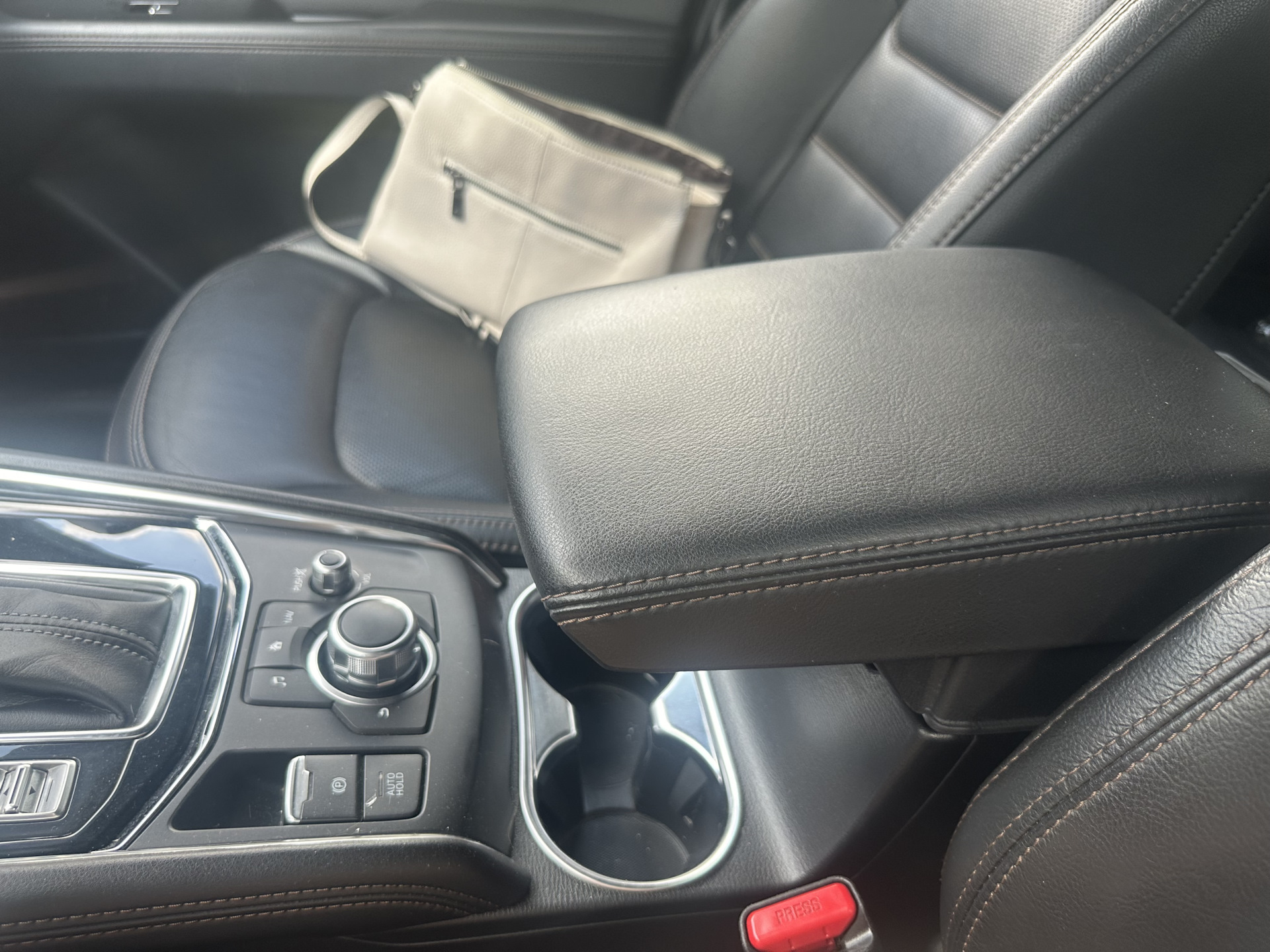 Телескопический подлокотник — Mazda CX-5 (2G), 2,5 л, 2019 года | аксессуары | DRIVE2