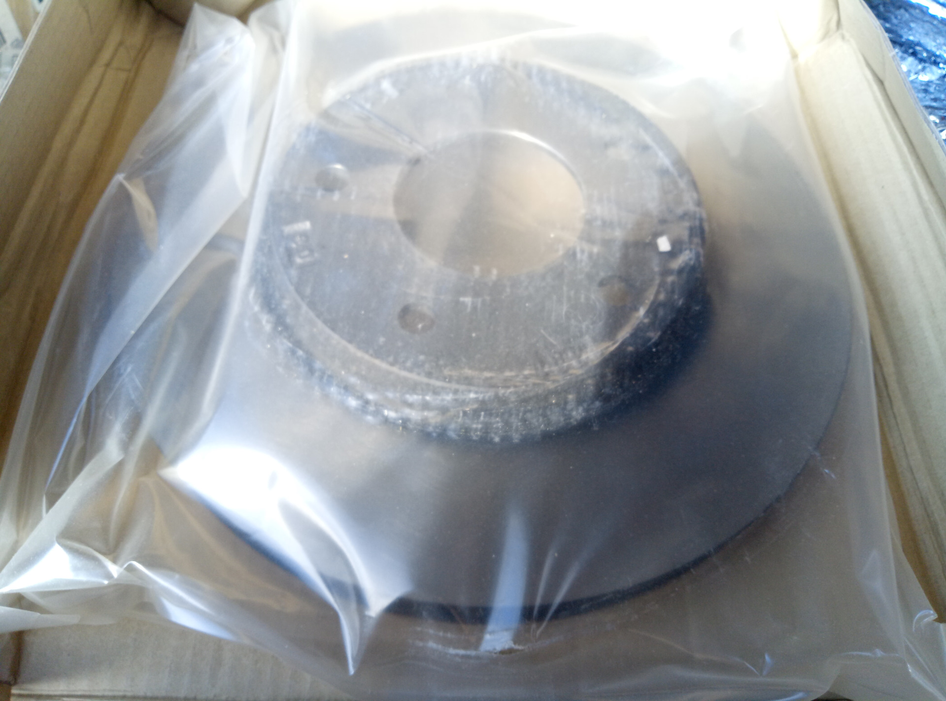 Переднии оригинальные тормозные диски MITSUBISHI (4615A190) за 2370р ...