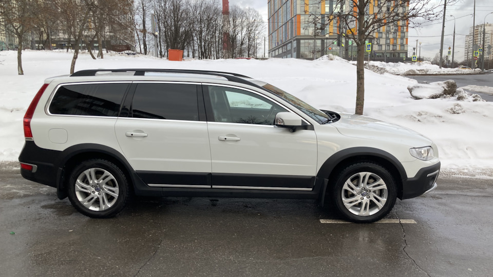 Volvo XC70 III 2.4 дизельный 2014 | White на DRIVE2