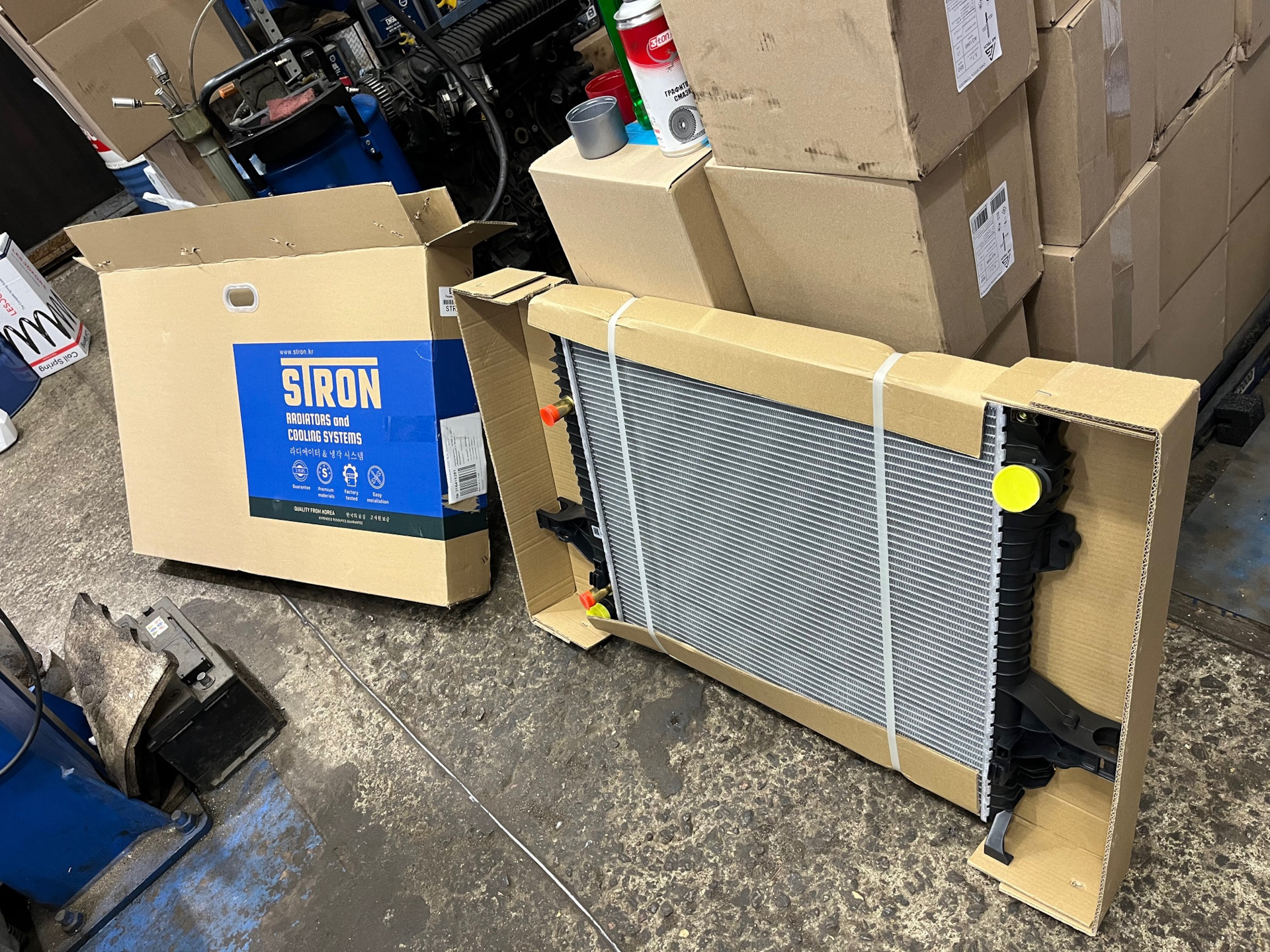 ТО 350, новый радиатор, протертая улитка — Volvo XC90 (1G), 2,4 л, 2011 ...