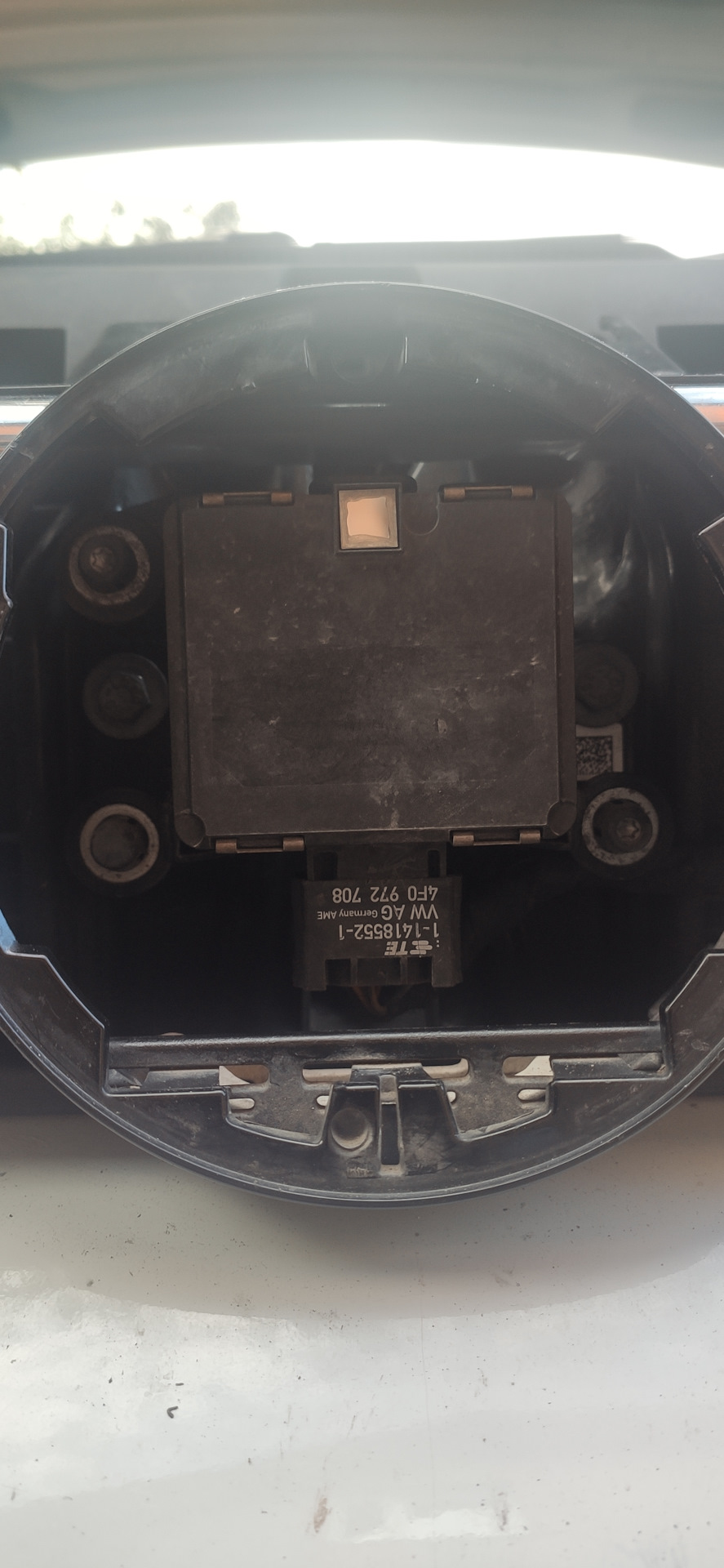 4F0972708 Корпус плоского разъ VAG | Запчасти на DRIVE2