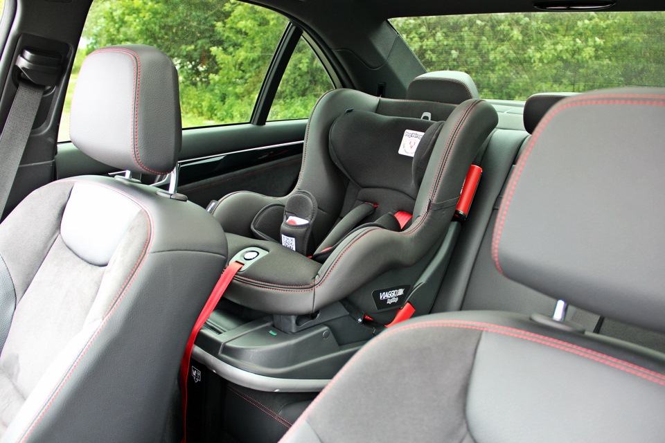 [Автoкpecлo "Peg-Perego" | Группа "1" / 9-18 кг.] — Mercedes-Benz C ...