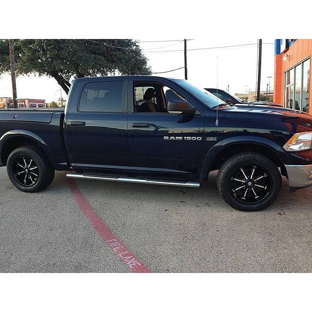 красивые внедорожные литые диски Mayhem 8102 в размере 20x9.0J 5x139.7 ...