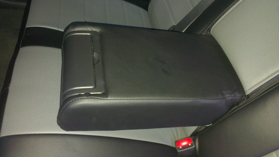 Чехлы из экокожи — Toyota Avensis II, 1,8 л, 2008 года | аксессуары ...