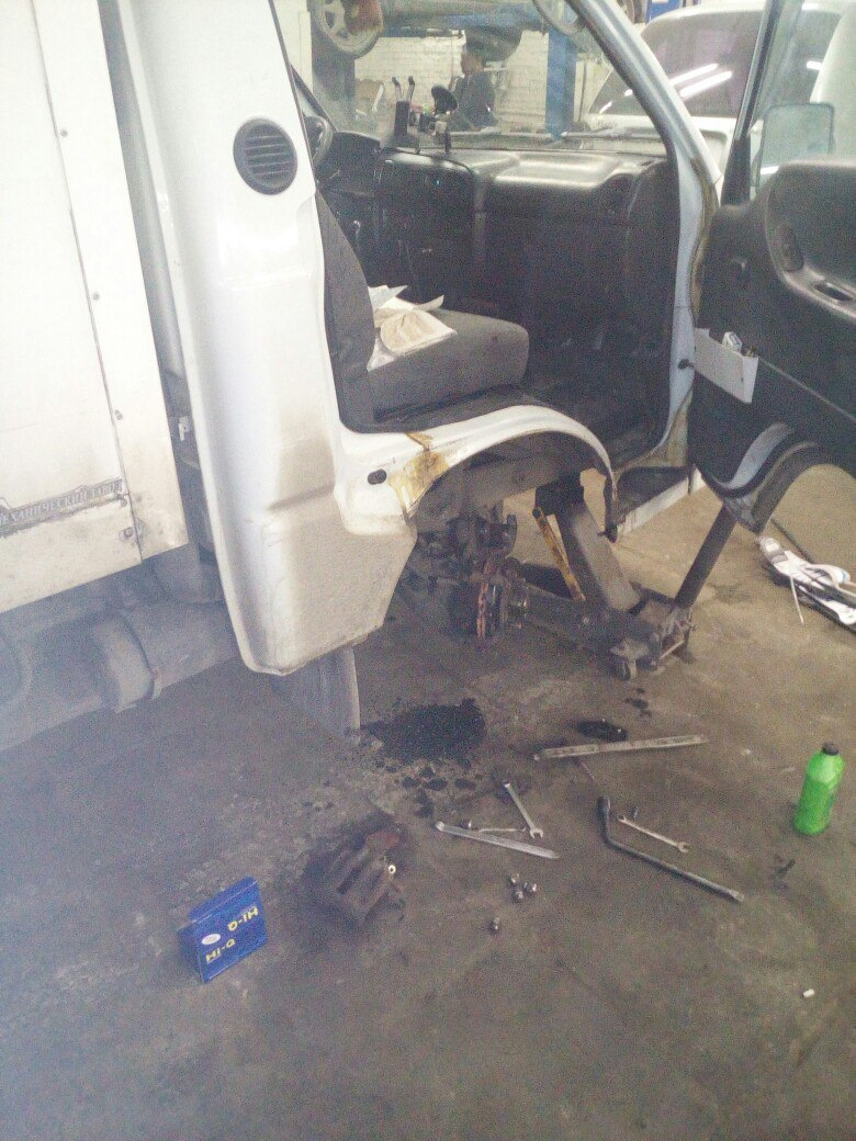 Подклинивает суппорт — Hyundai Porter (3G), 2,5 л, 2007 года | поломка ...