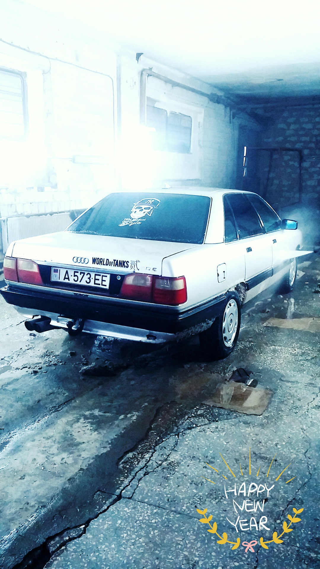 Зима зимой, а машинка должна быть чистой:) — Audi 100 (C3), 2 л, 1989 ...