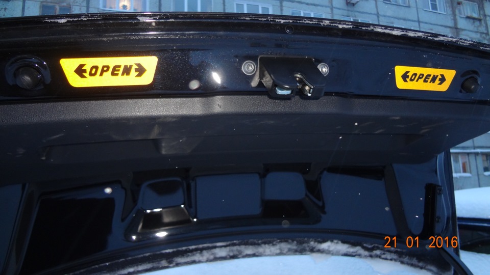 Светоотражающие наклейки — Volkswagen Polo Sedan, 1,6 л, 2014 года ...