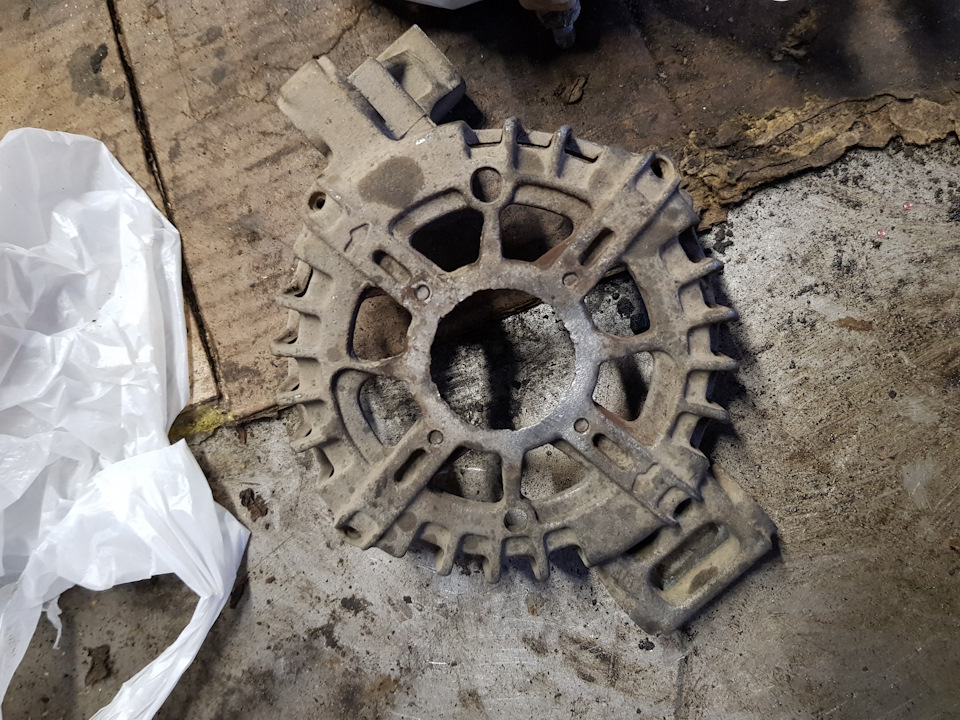 Умер генератор — Chevrolet TrailBlazer (2G), 3,6 л, 2014 года | поломка ...