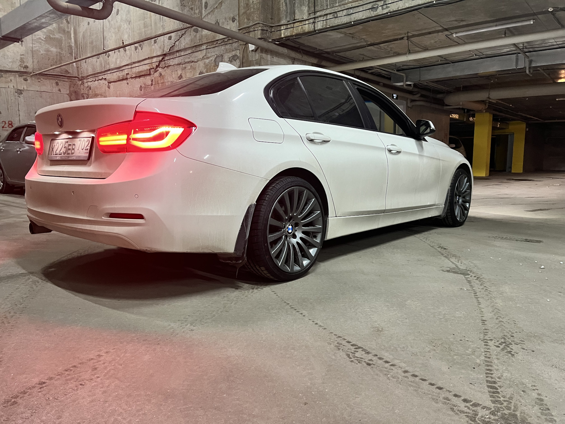 235 стиль дисков на bmw f30 — BMW 3 series (F30), 1,5 л, 2015 года | колёсные диски | DRIVE2