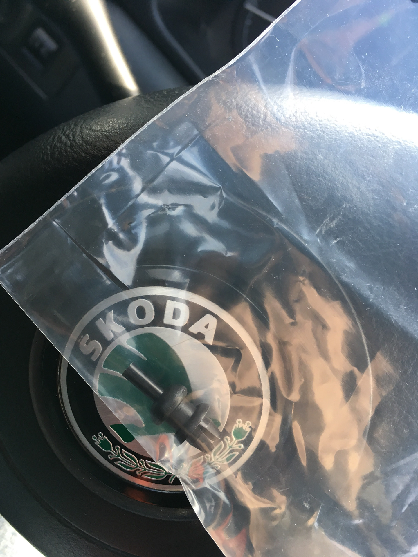 Кронштейн опорный ленты крепления крышки внутренней отделки багажного ...