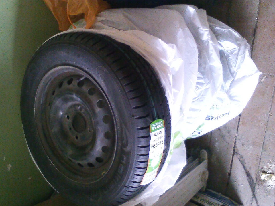 Новая летняя резина — Nissan Tiida (1G), 1,6 л, 2007 года | шины | DRIVE2