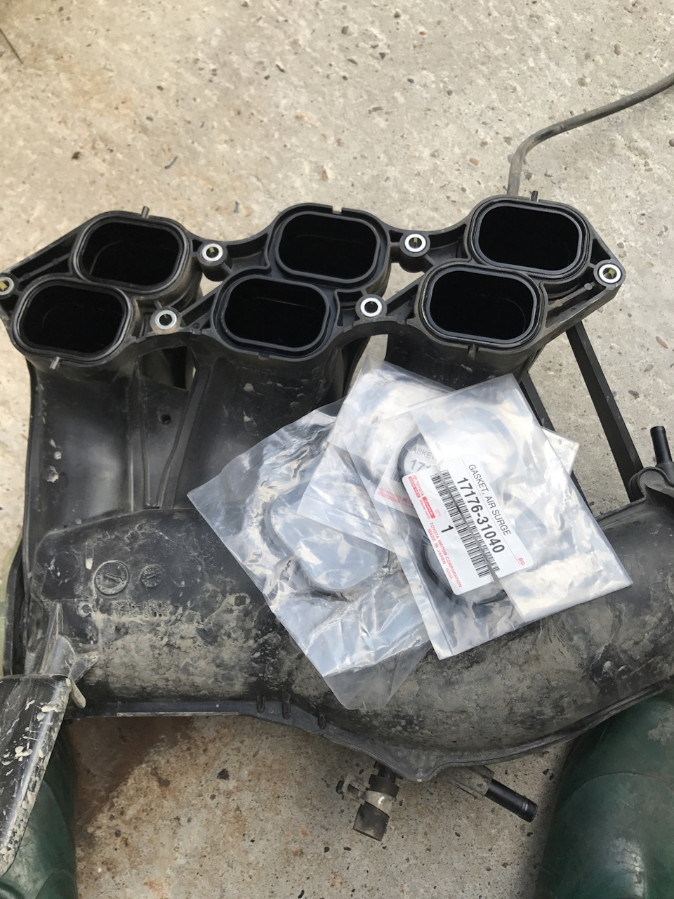 1717631040 Прокладка впускного коллектора Toyota Alphard 2008-2014 ...