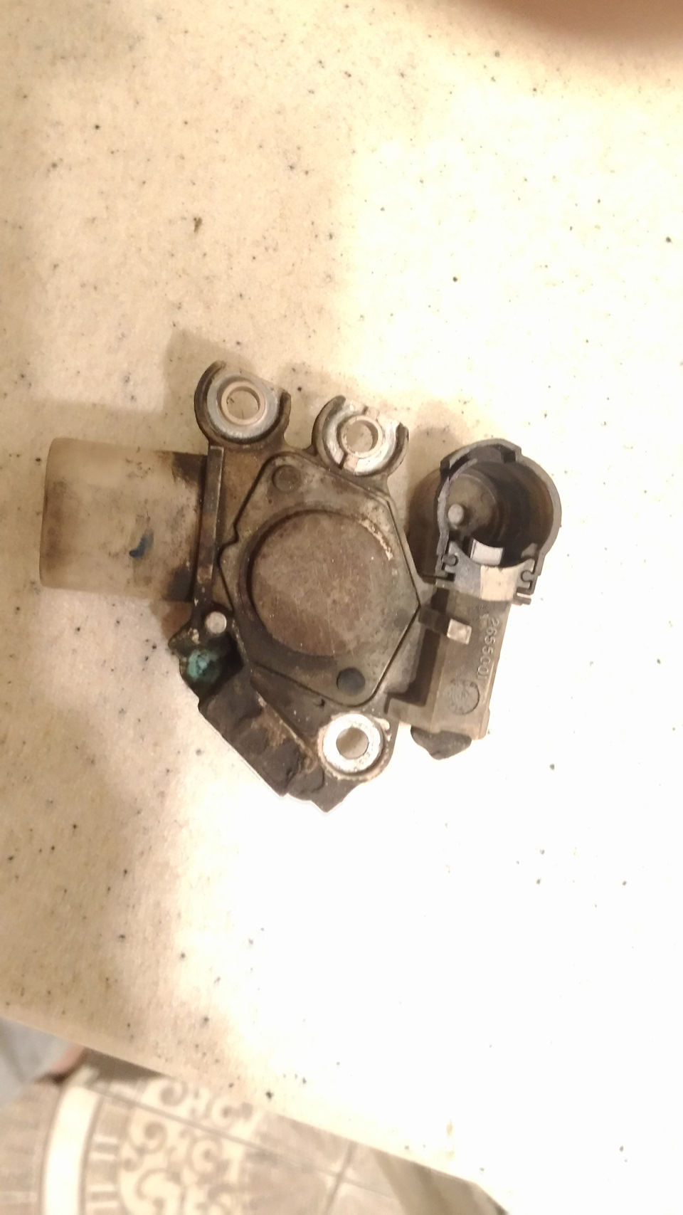 3737037400 Держатель щеток генератора KIA HYUNDAI | Запчасти на DRIVE2