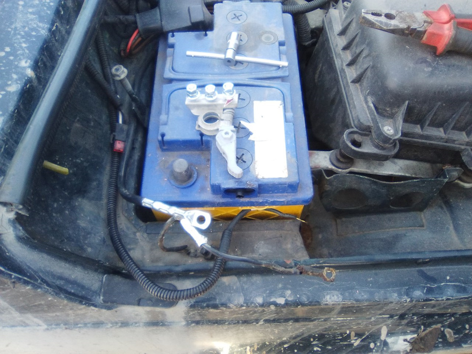 Быстросъемная клемма аккумулятора Cargen — Lada 4x4 3D, 1,8 л, 2012 ...