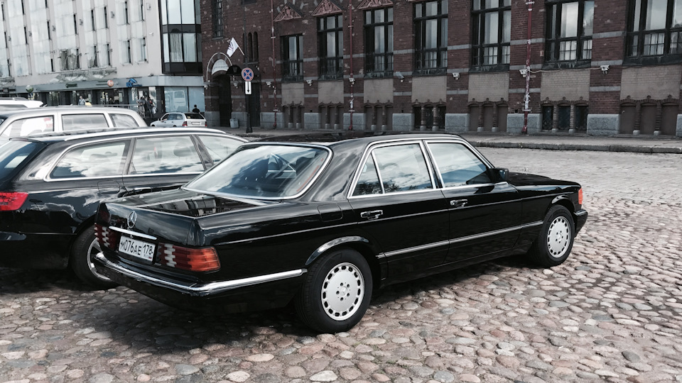 One day in St.Petersburg — Mercedes-Benz S-Class (W126), 5,6 л, 1990 ...