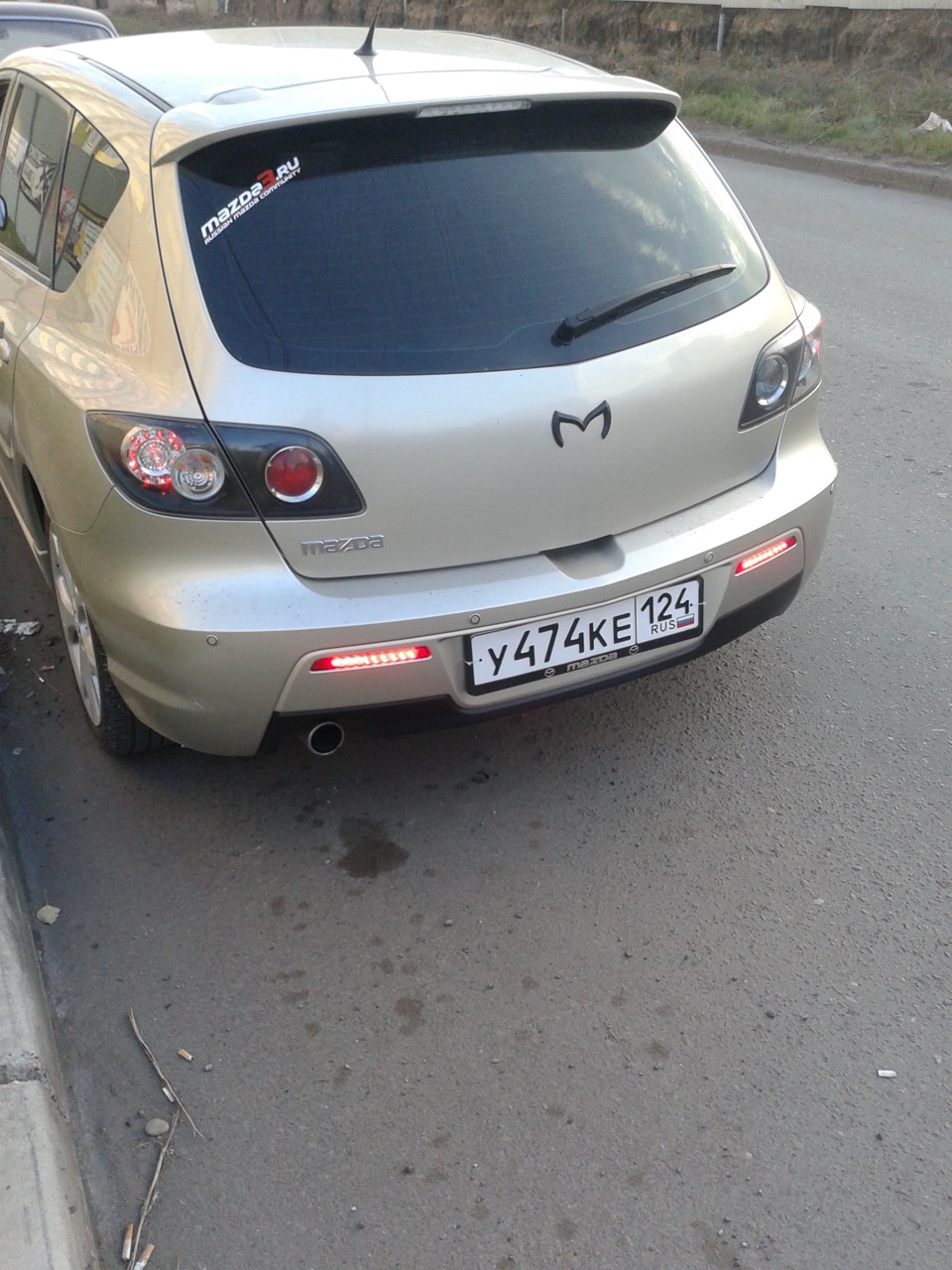 Задние катафоты поставил ) — Mazda 3 (1G) BK, 2 л, 2007 года | тюнинг ...