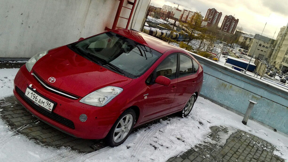 Toyota Prius (20) 1.5 гибридный 2008 | Red на DRIVE2