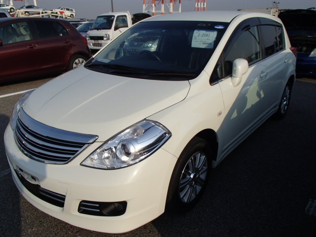 Фото TIIDA AXIS — Nissan Tiida (1G), 1,5 л, 2010 года | фотография | DRIVE2