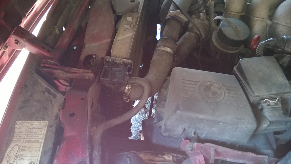 Замена радиатора — BMW 3 series (E30), 2 л, 1990 года | своими руками ...