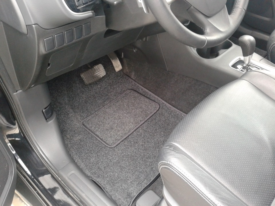Ковры в салон — Mitsubishi Outlander (3G), 2 л, 2012 года | аксессуары ...