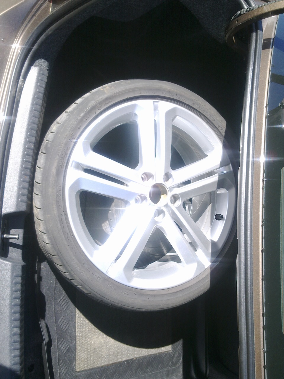 R17 R-line оригинал осталось чуть чуть — Volkswagen Polo Sedan, 1,6 л ...