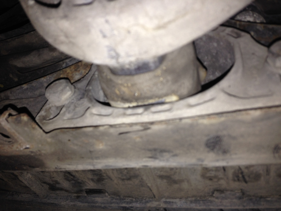 ! Замена упора! — Audi A6 (C6), 3 л, 2005 года | своими руками | DRIVE2