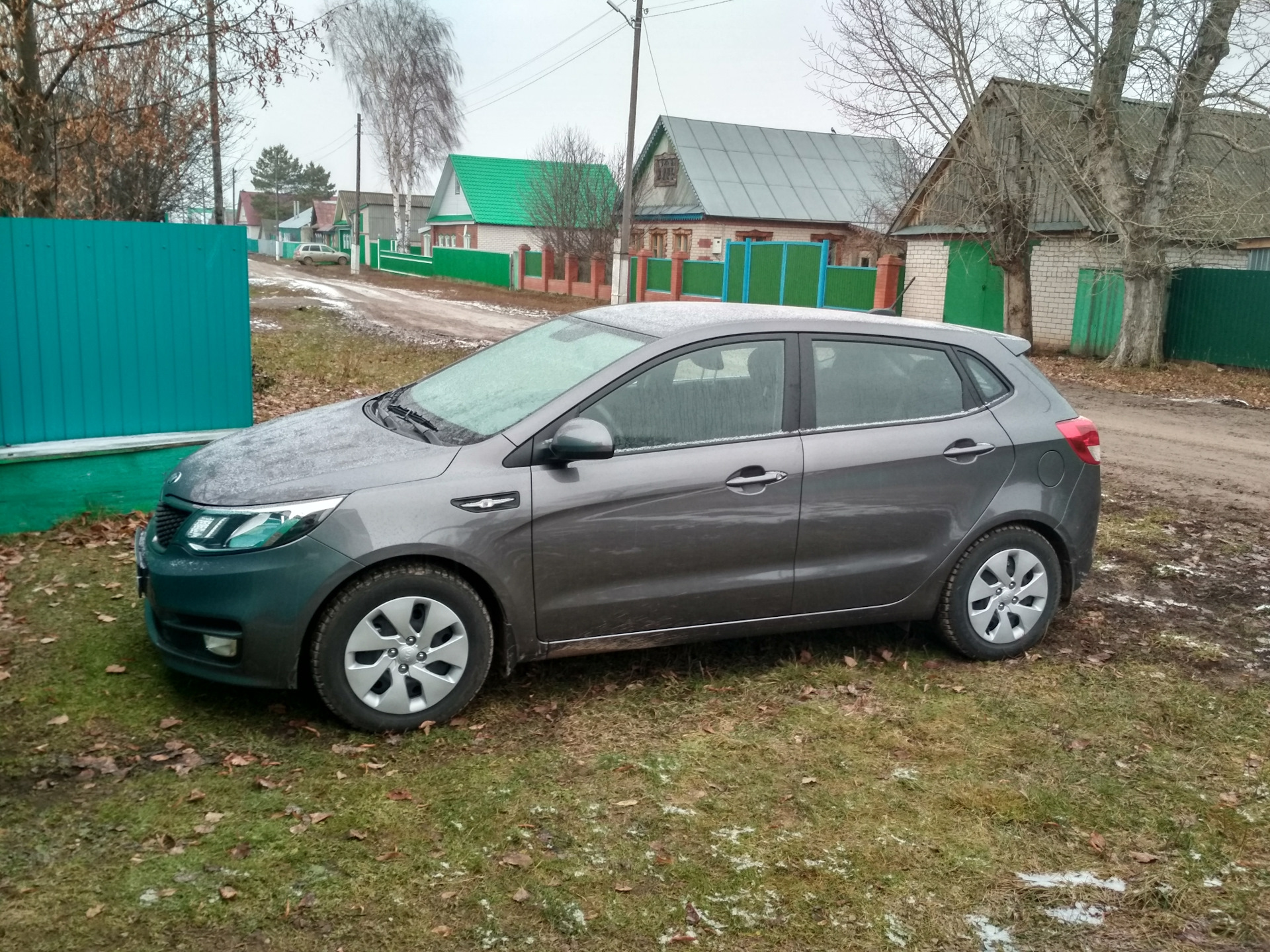 Деревня) — KIA Rio 5-door (3G), 1,4 л, 2017 года | наблюдение | DRIVE2