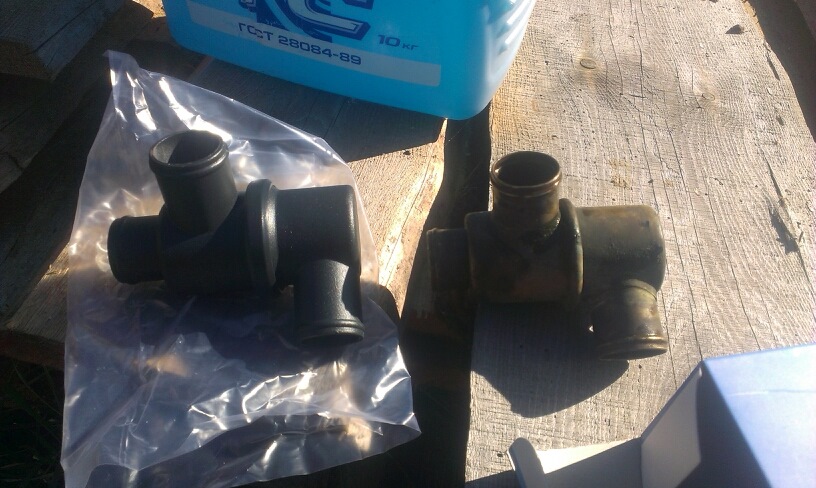 Замена термостата и датчика температуры — Lada 2101, 1,2 л, 1972 года ...