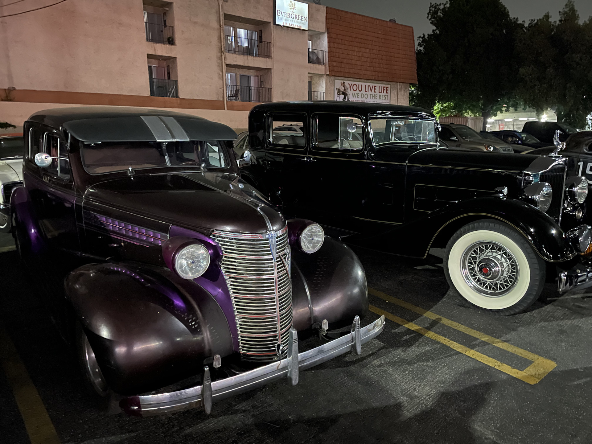 Big boy Retro car meet. Los Angeles. — Dodge Challenger, 5,7 л, 2022 ...