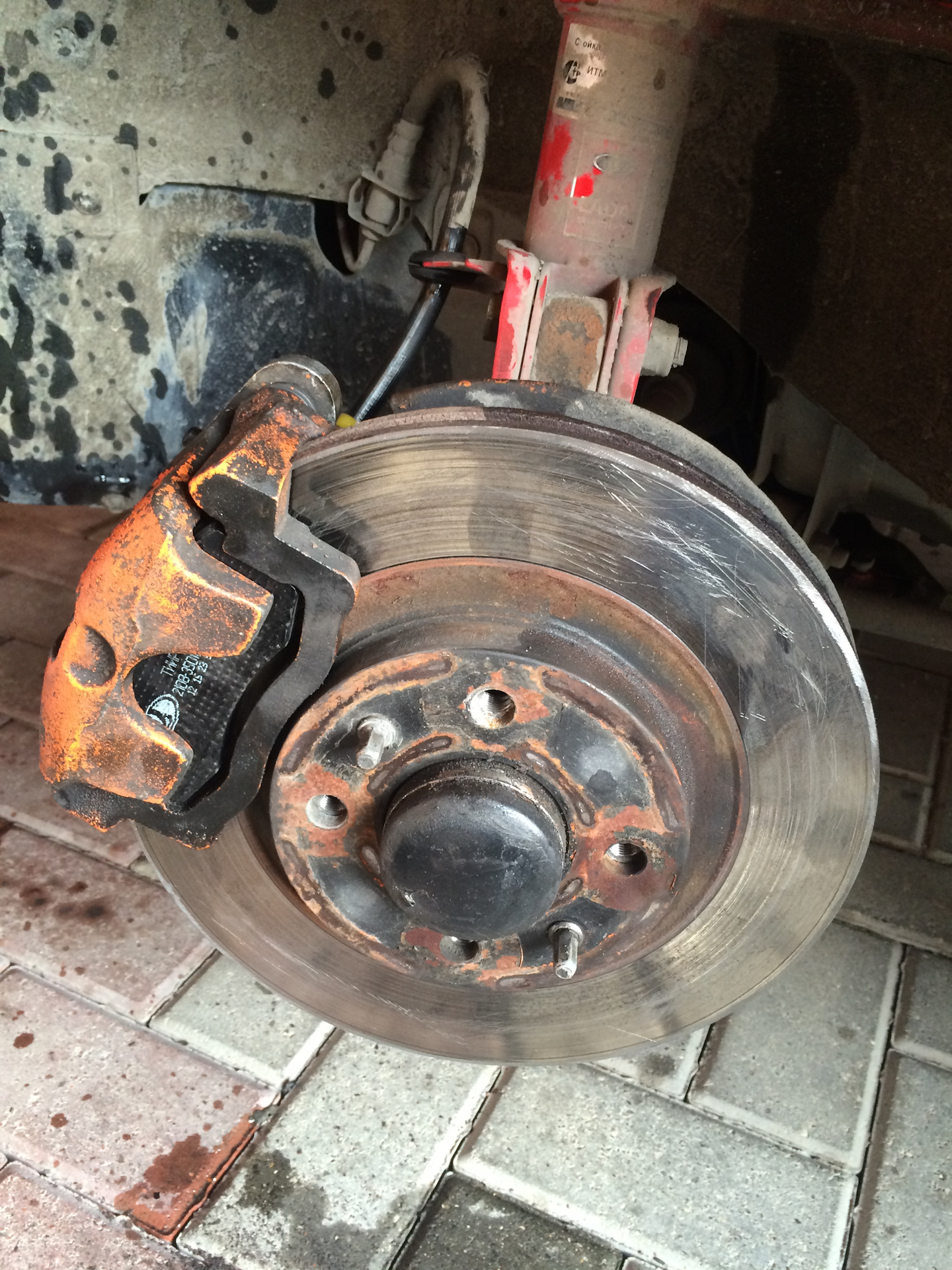 Тормоза — Lada Приора седан, 1,6 л, 2007 года | своими руками | DRIVE2