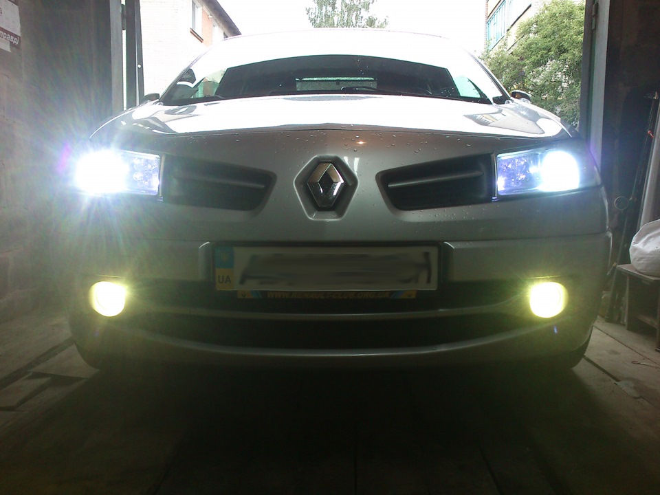 Ксенон 3000К в противотуманки — Renault Megane II, 1,6 л, 2008 года ...