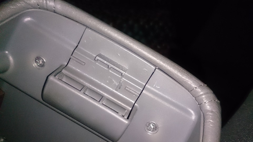СлОмАлАсЬ крышка подлокотника — Chevrolet Lacetti SW, 1,6 л., 2008 года ...