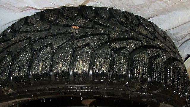 продам зимнюю резину липучку R13 — Hyundai Accent (2G), 1,5 л, 2008 ...