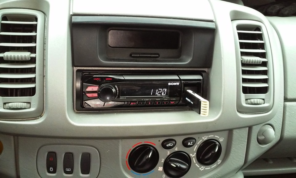 Новая магнитола. — Renault Trafic (2G), 2 л, 2009 года | автозвук | DRIVE2
