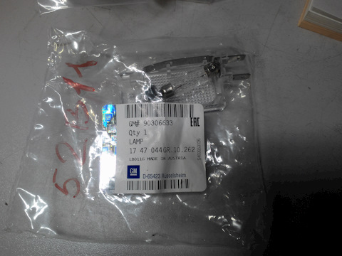 90306633 фонарь подсветки перчаточного ящика передней консоли салона GM ...