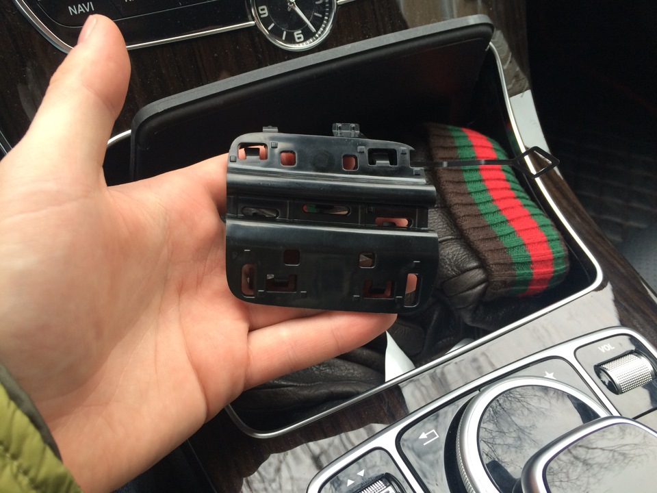 Заглушка заднего бампера — Mercedes-Benz C-Class (W205), 2 л, 2014 года ...