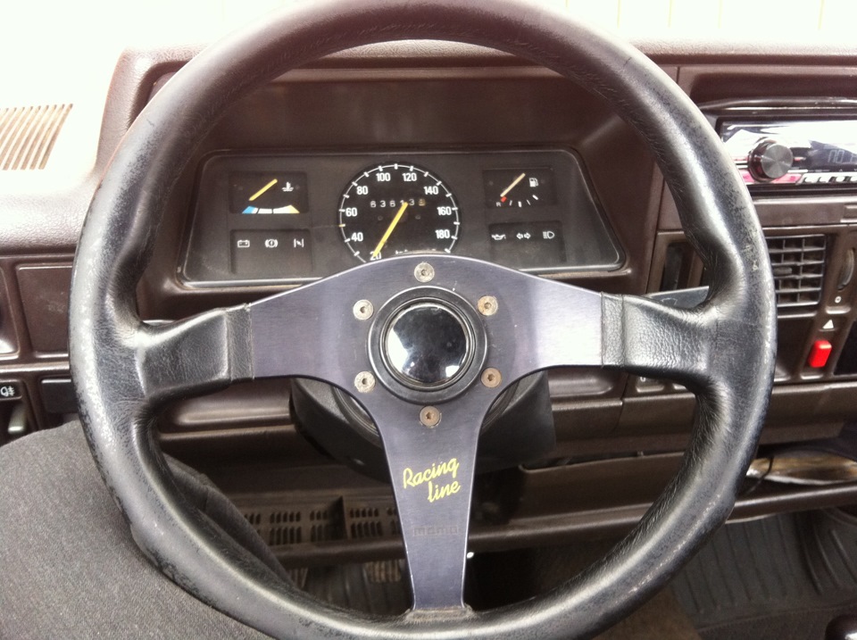 купил руль момо рейсинг лэйн и мотор с20хе — Opel Corsa A, 1 л, 1989 ...