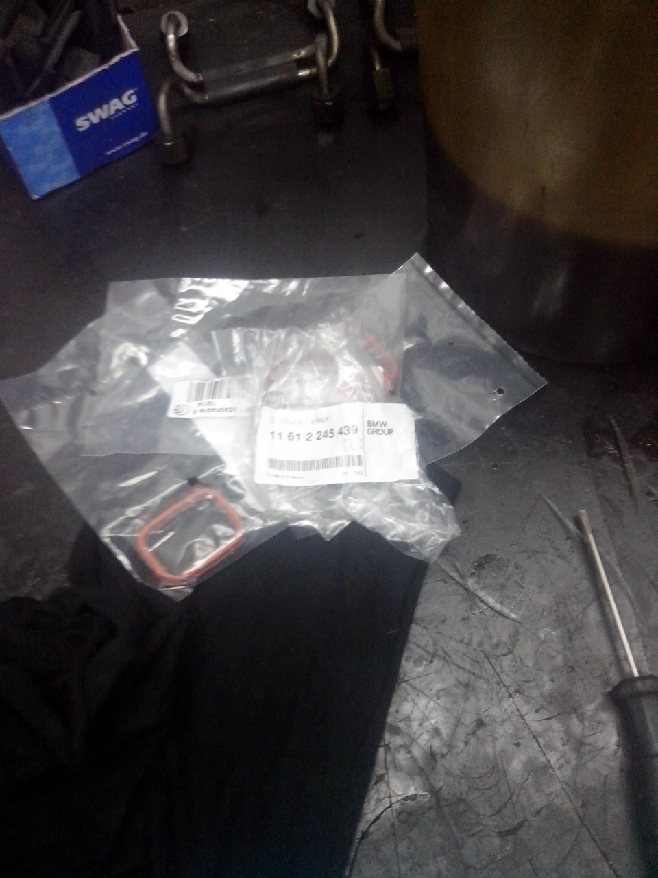 11612245439 Резиновый уплотнитель BMW | Запчасти на DRIVE2