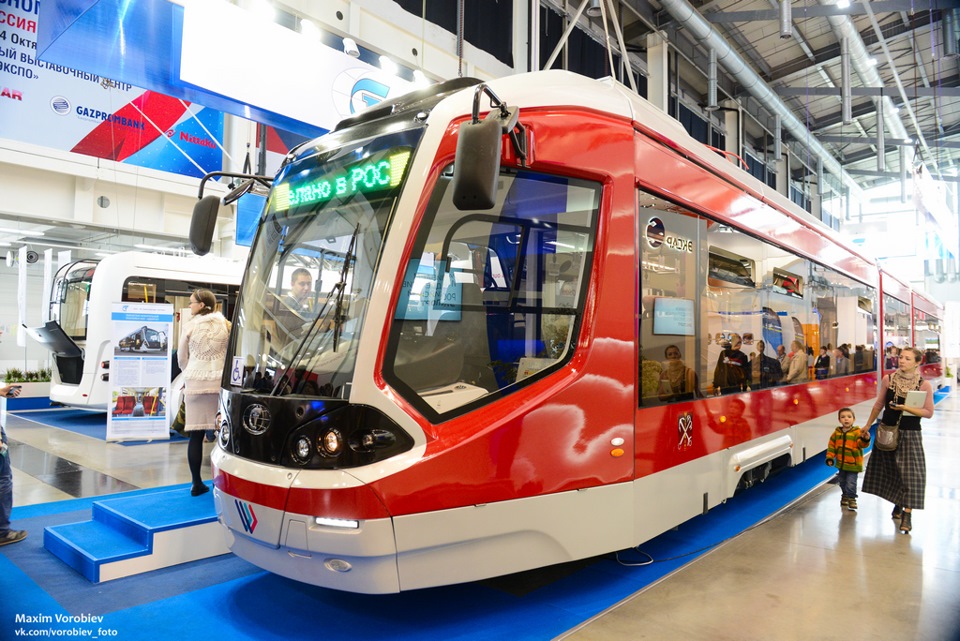 "Иннопром" 2015 и "Largus VIP" — Lada Ларгус, 1,6 л, 2014 года | фотография | DRIVE2