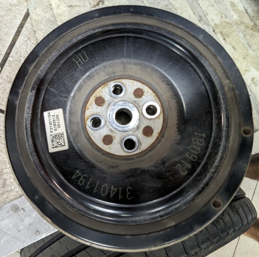 Замена шкива коленвала — Volvo XC60 (2G), 2 л, 2019 года | визит на ...